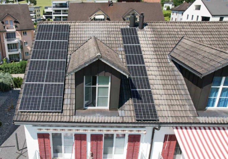 Photovoltaik-Anlage auf DEFH in St. Gallenkappel SG - Artho AG ...